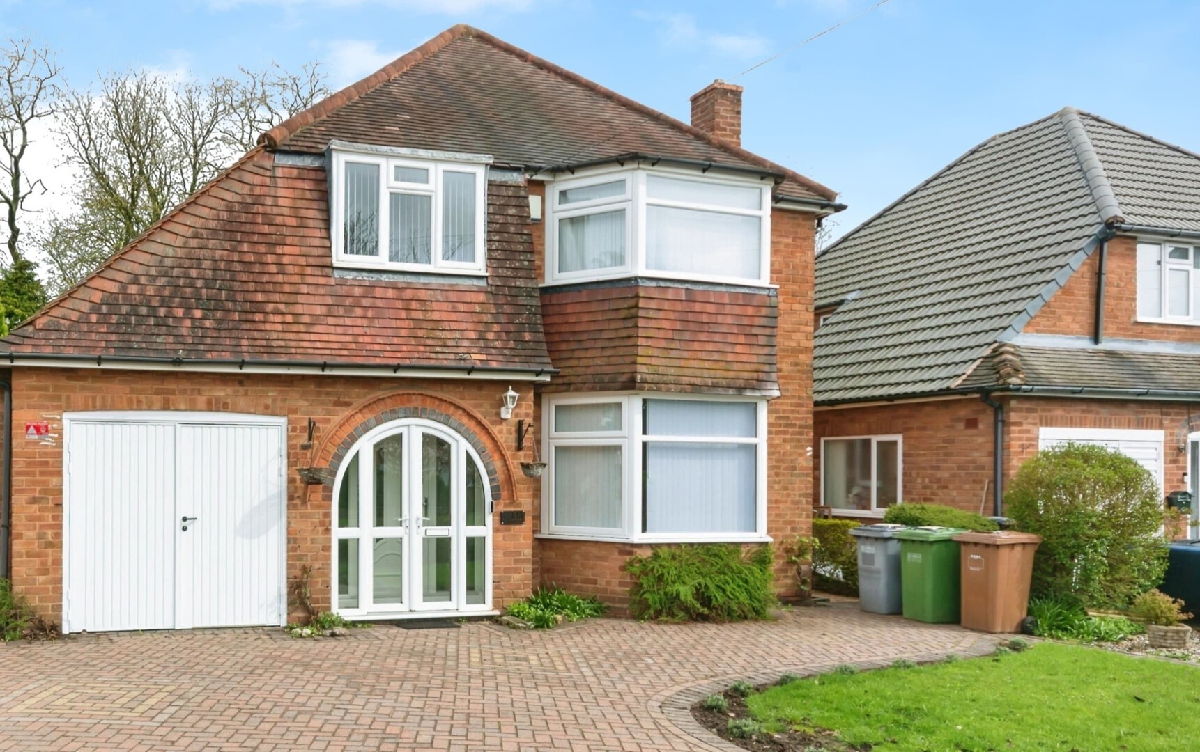 Solihull, England - 3 Bed Home, with parking - Solihull Cent